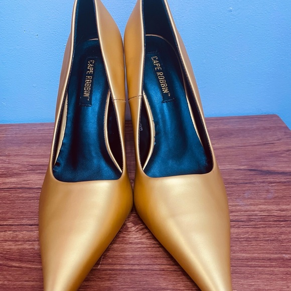 Cape Robbin | Shoes | Cape Robbin Metallic Gold Heels | Poshmark